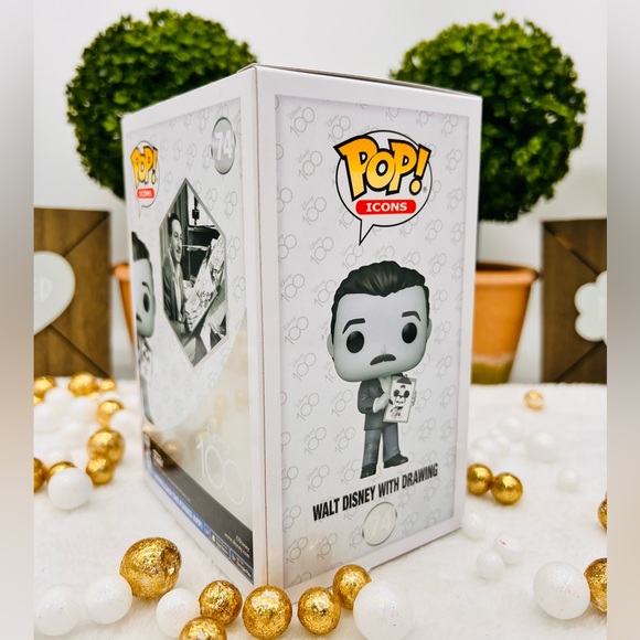 Funko | Other | Funko Pop Disney 0 Walt Disney With Drawing | Poshmark